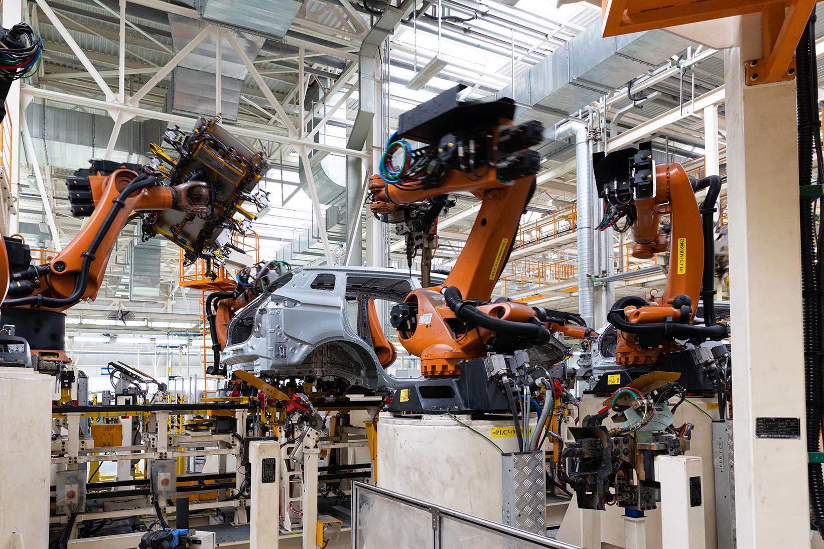 How Six-Axis Robots Are Transforming Automotive Tire Assembly - Liftoal ...
